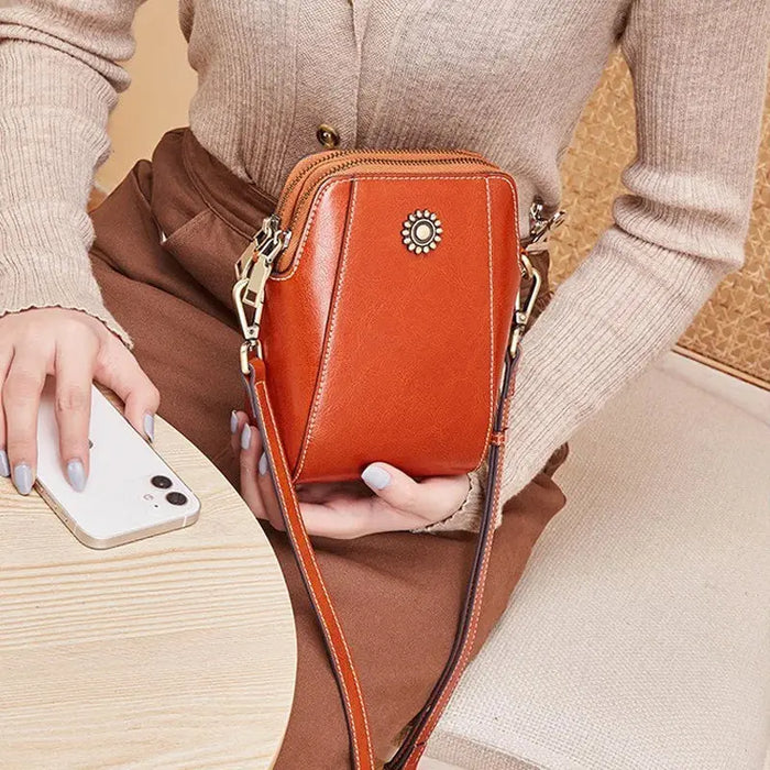 Lea | Elegant Leather Shoulder Bag – Chic, Compact & Effortlessly Refi